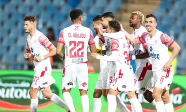الوداد الرياضي يفوز على ضيفه الدفاع الحسني الجديدي